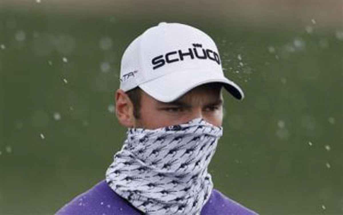 Should you wear a face mask or covering when you play golf?