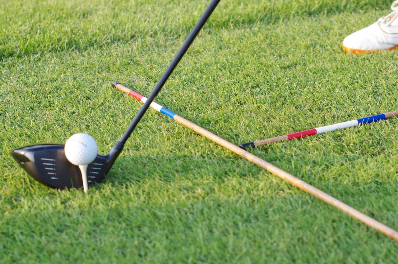 Rules of Golf: Can you use a club or stick to help you line up a blind ...